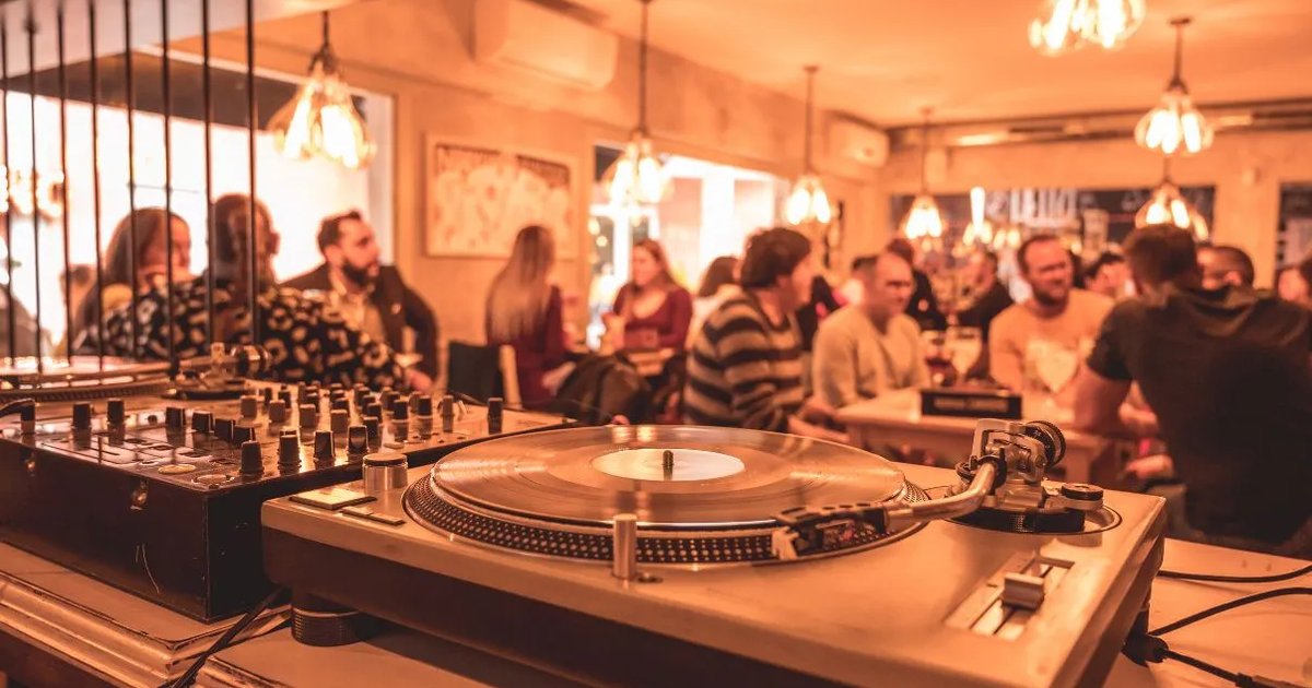 Listening Bar: onde os clientes falam menos e ouvem mais